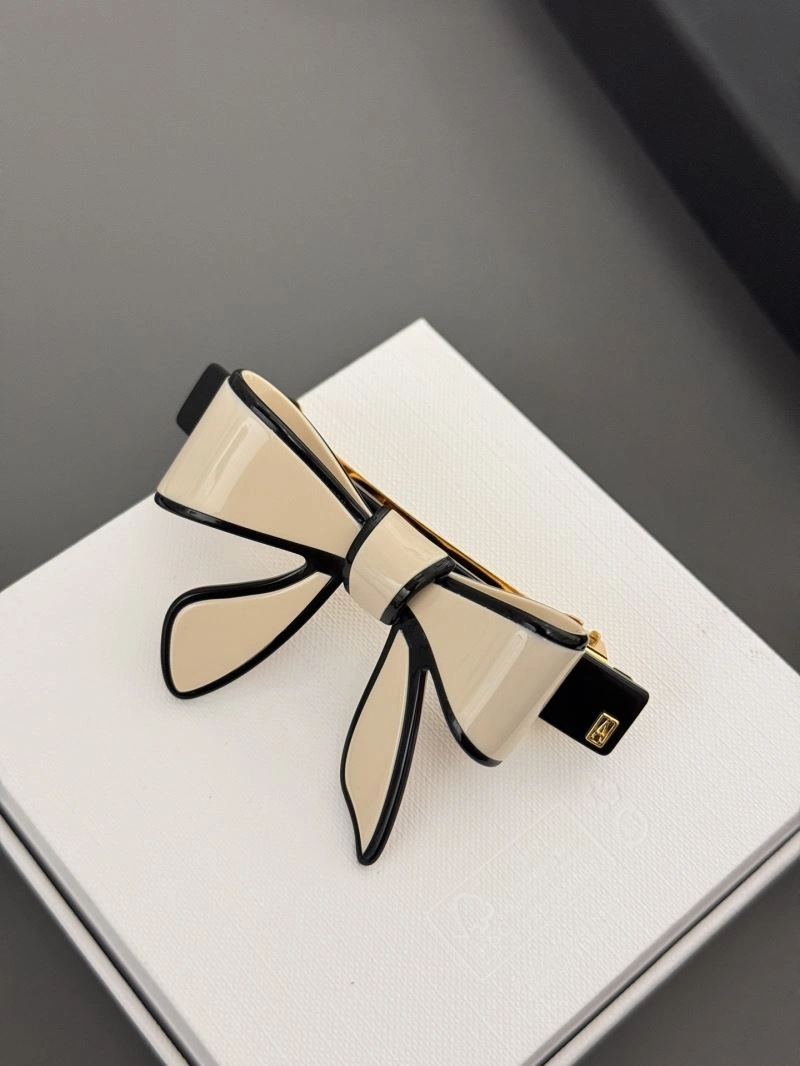 Accurate model Mcqueen Hairpins
