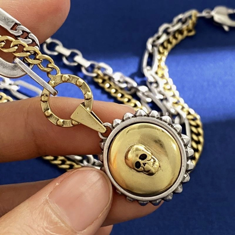 Top mirror Mcqueen Necklaces
