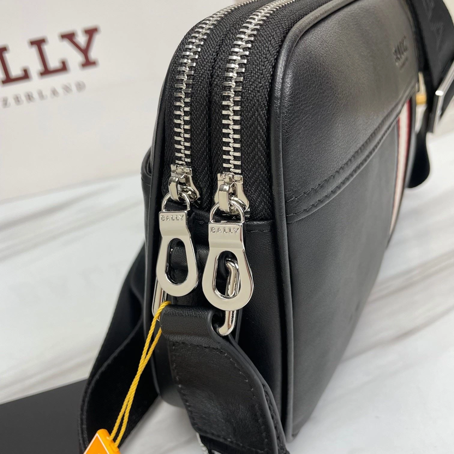 Inexpensive Mens Bally Satchel Bags