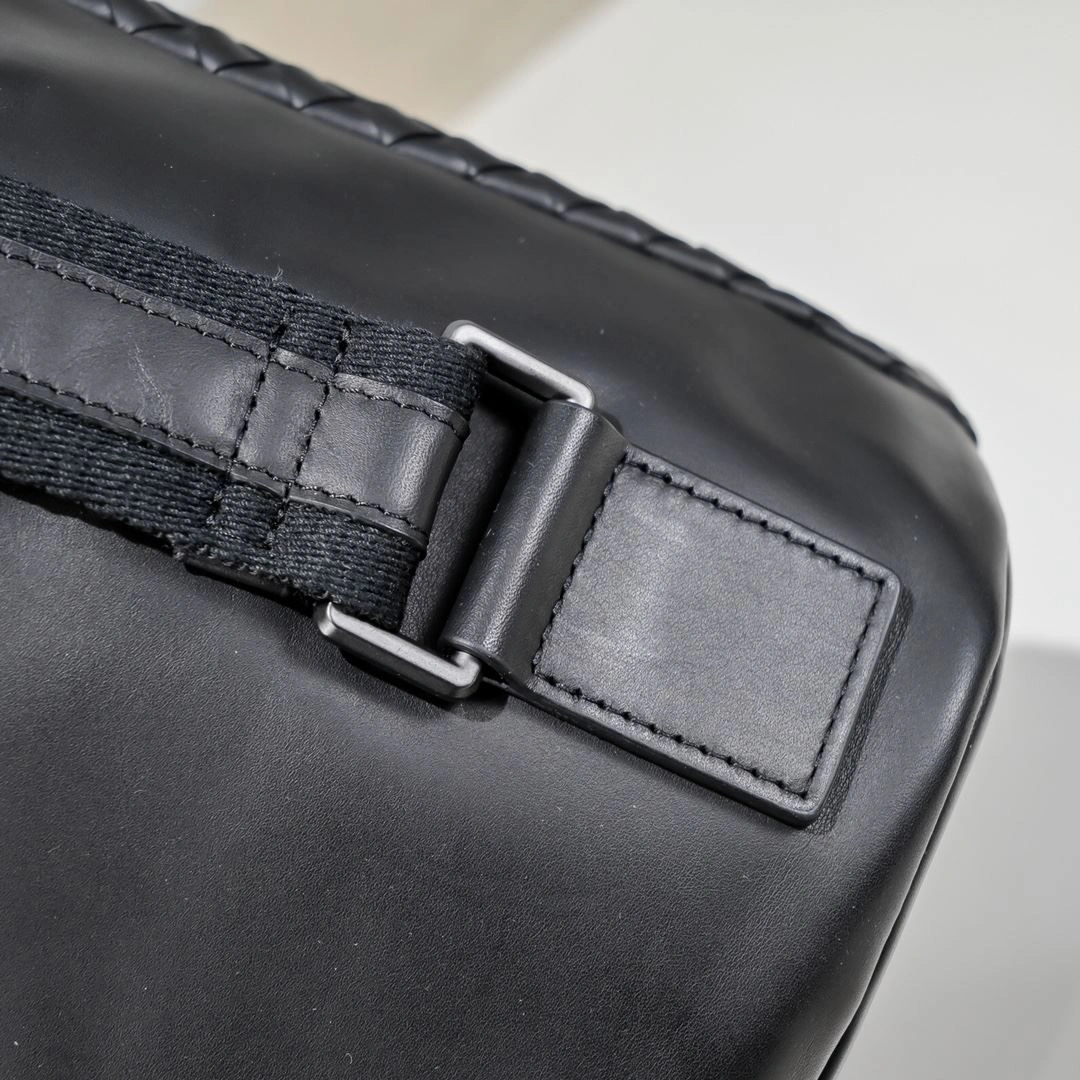 Accurate model Mens Bottega Veneta Backpacks