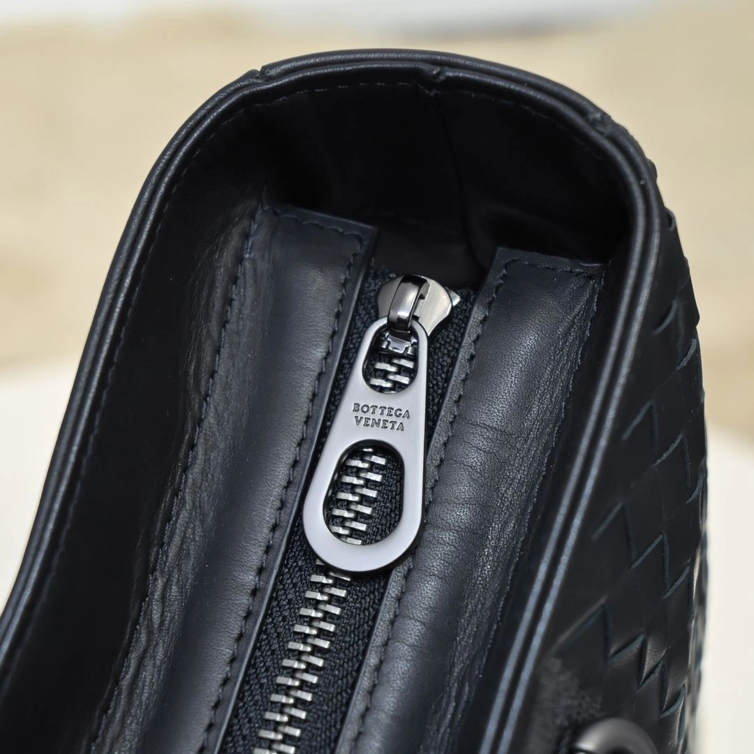 Factory-made Mens Bottega Veneta Briefcases