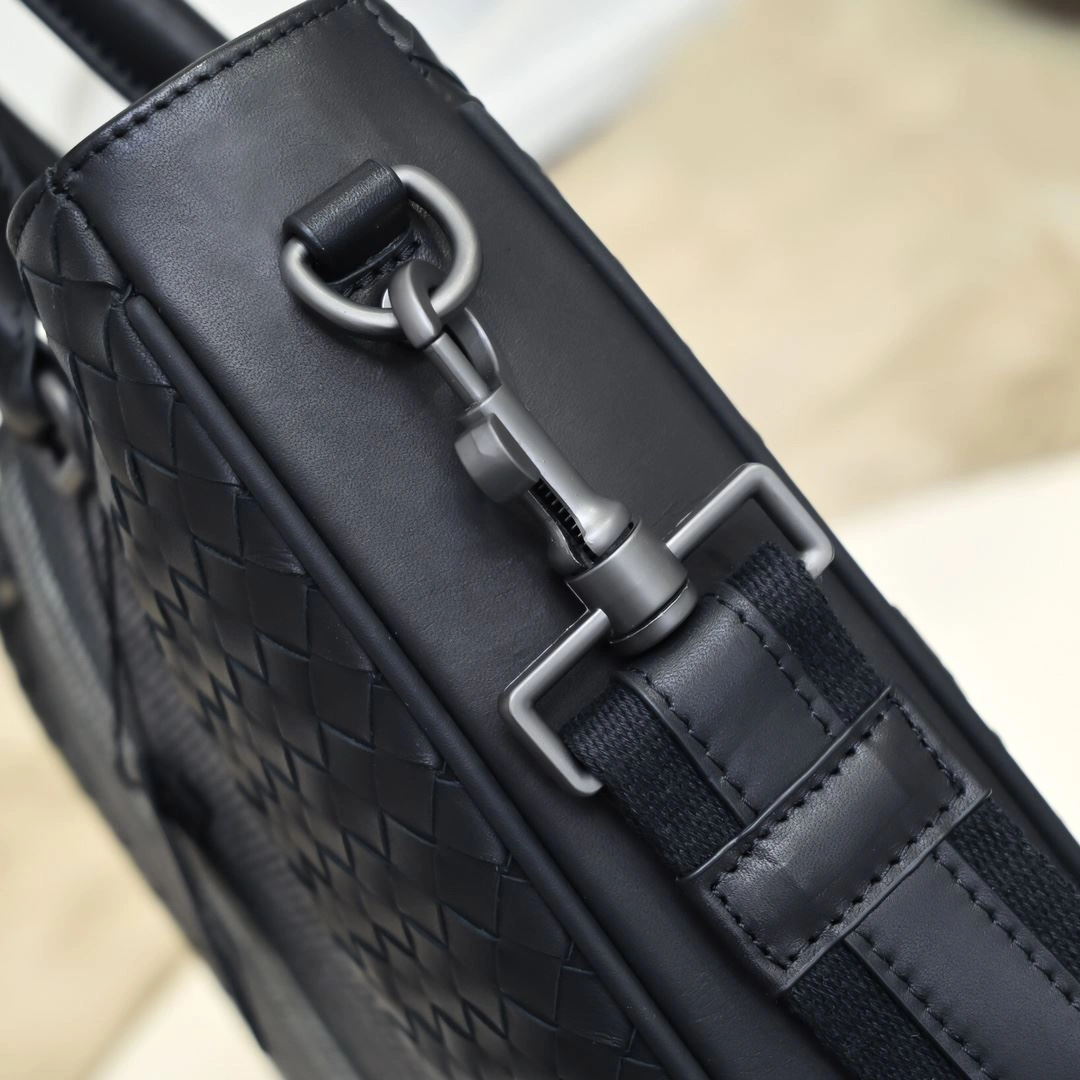 Factory-made Mens Bottega Veneta Briefcases