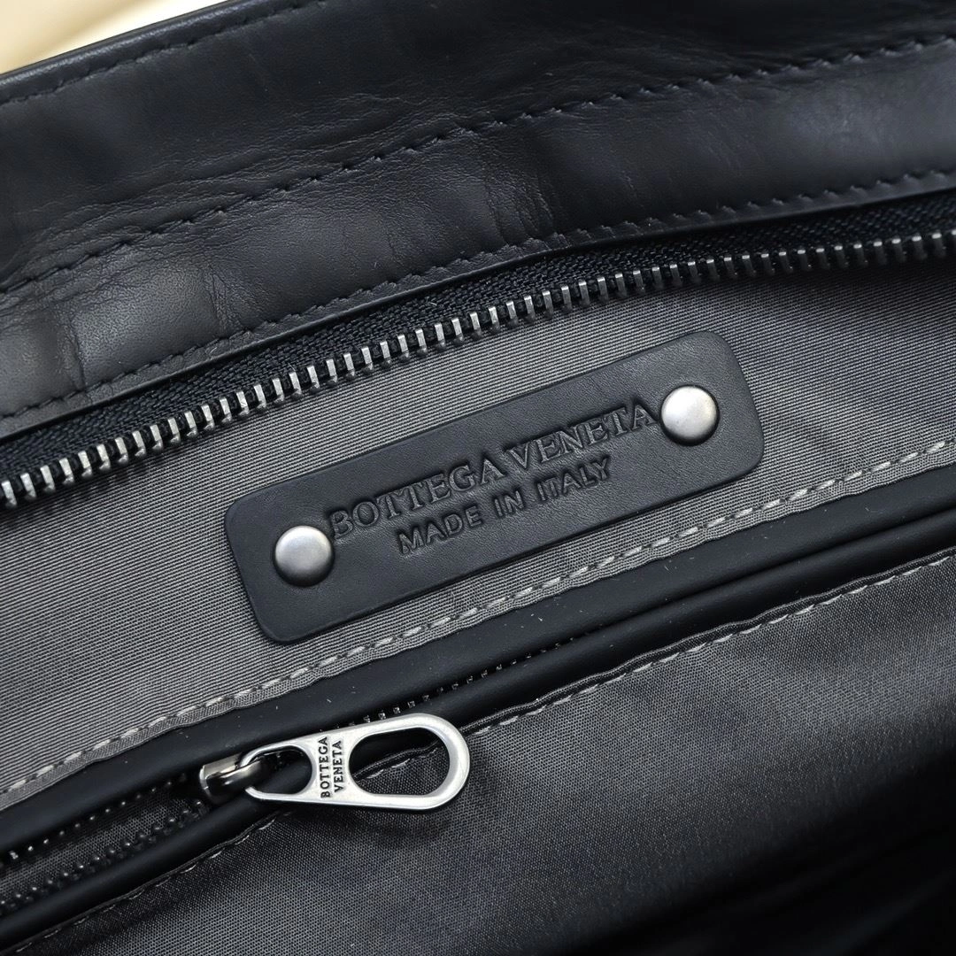 Factory-made Mens Bottega Veneta Briefcases