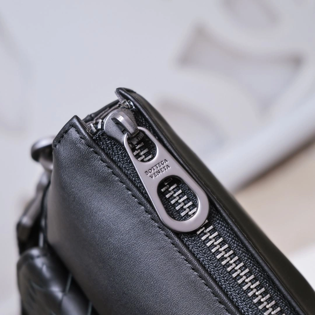 Budget-friendly Mens Bottega Veneta Briefcases