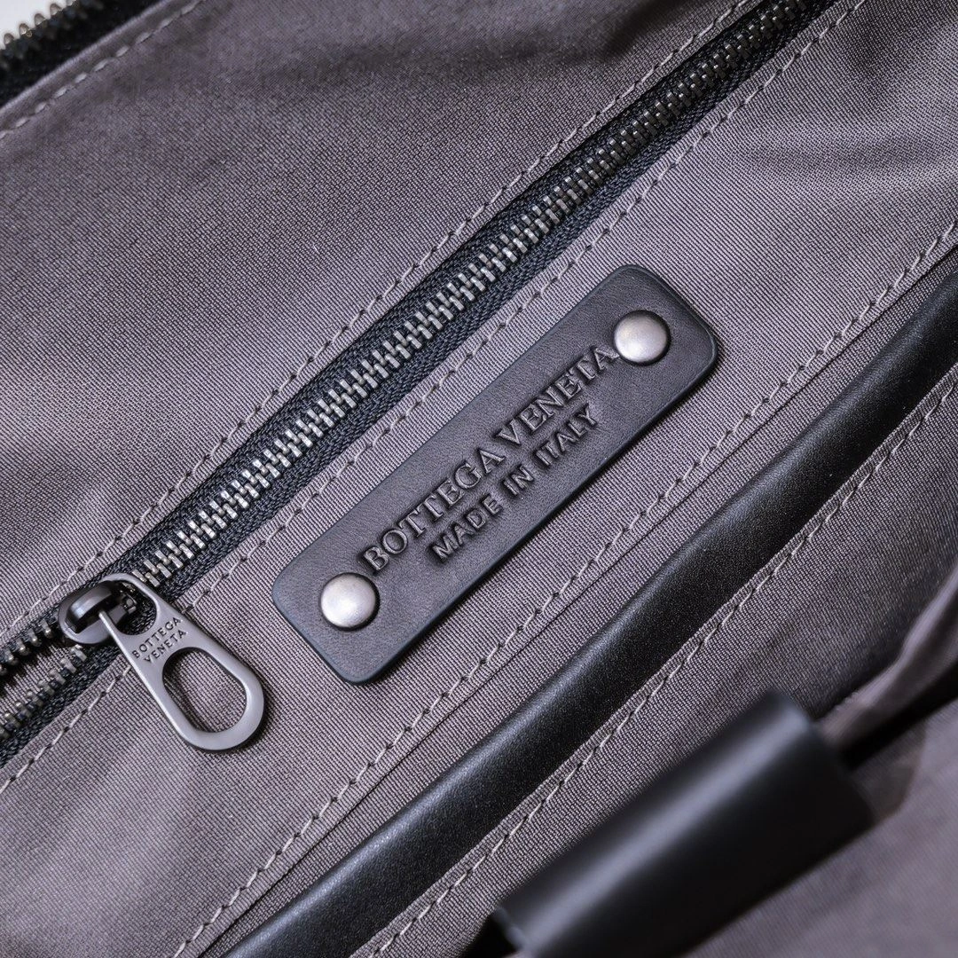 Budget-friendly Mens Bottega Veneta Briefcases