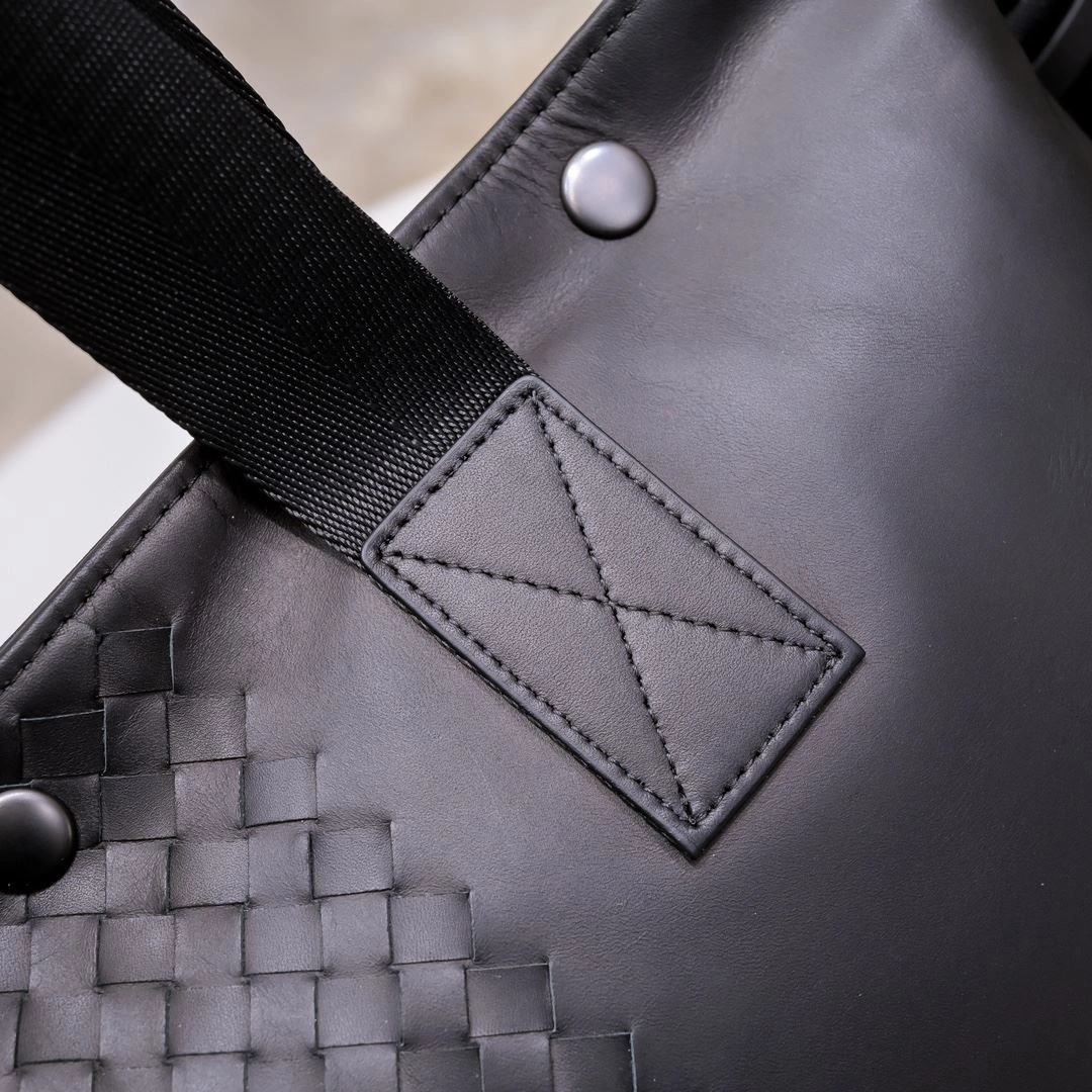 Budget-friendly Mens Bottega Veneta Briefcases