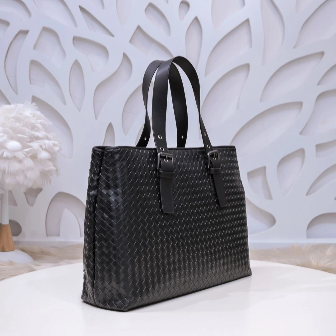 Accurate model Mens Bottega Veneta Briefcases