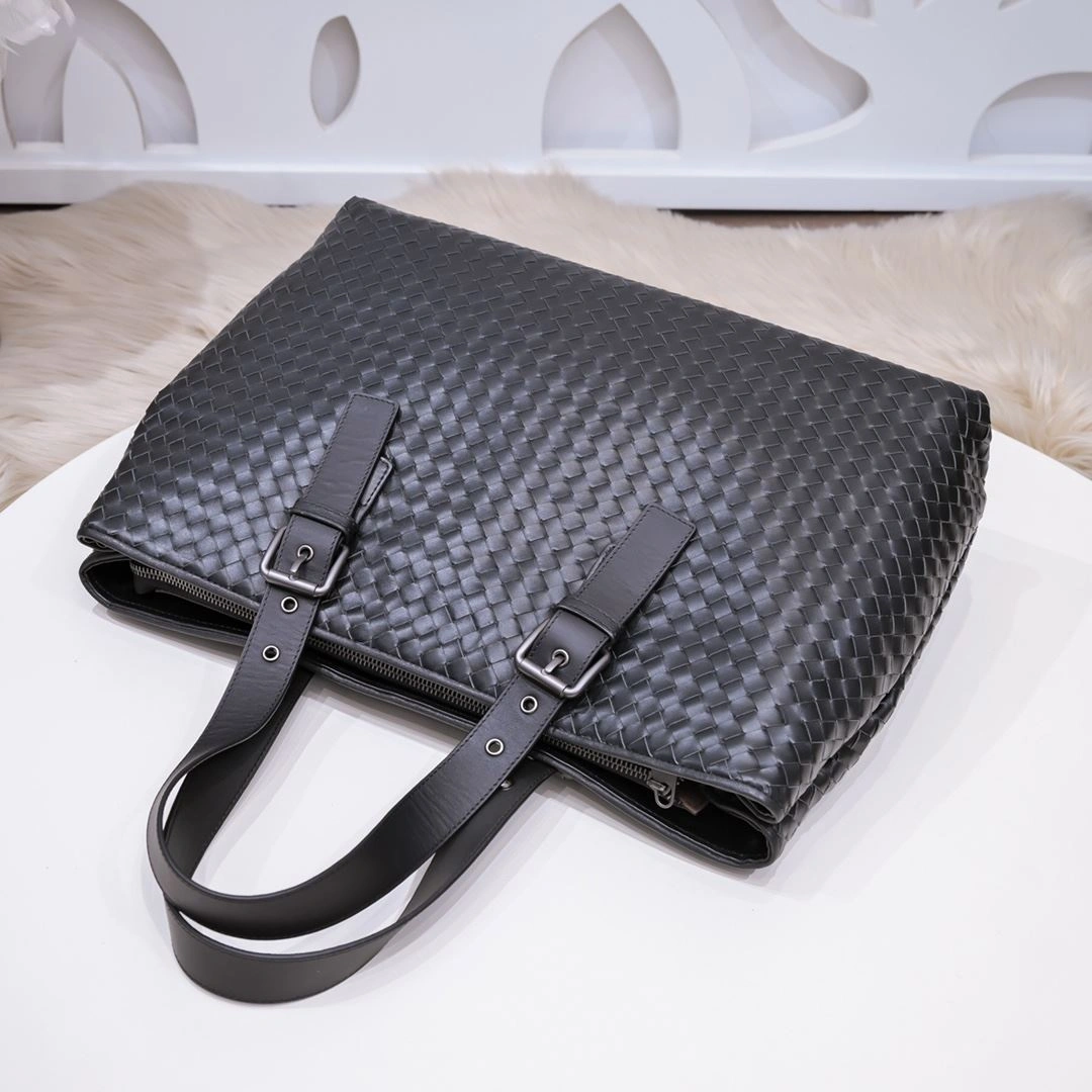 Accurate model Mens Bottega Veneta Briefcases
