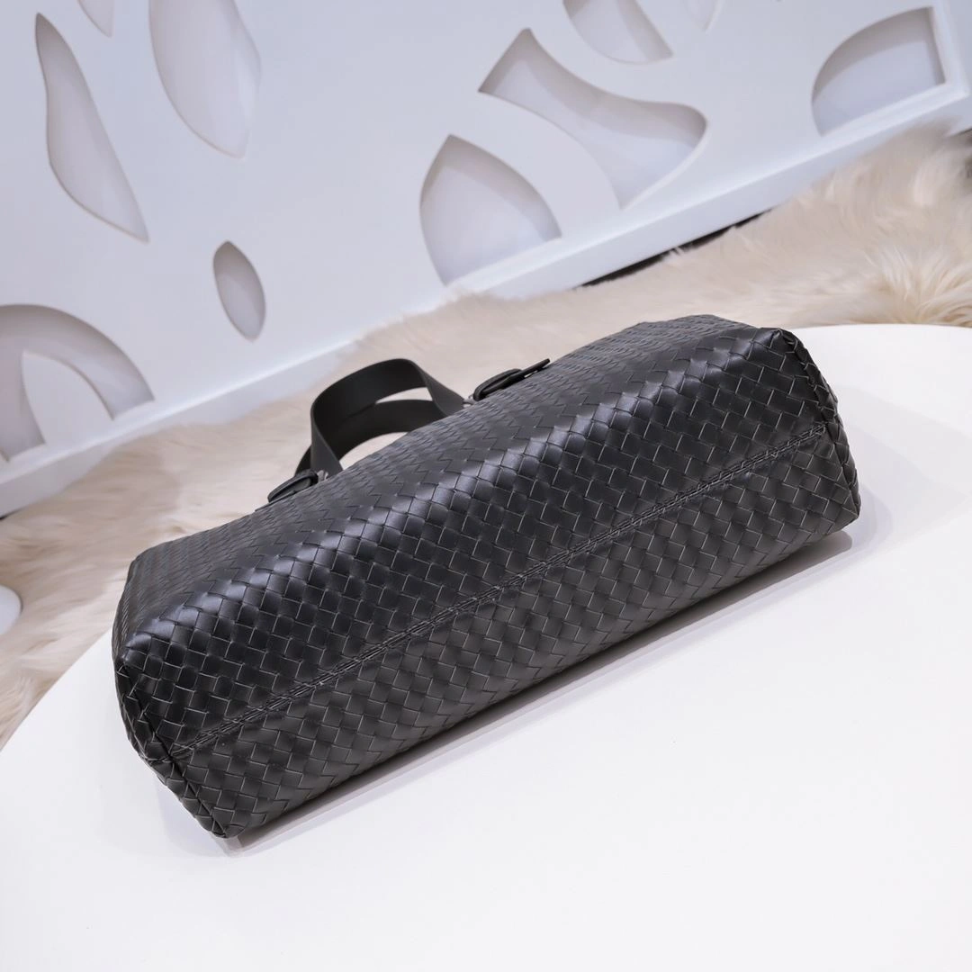 Accurate model Mens Bottega Veneta Briefcases