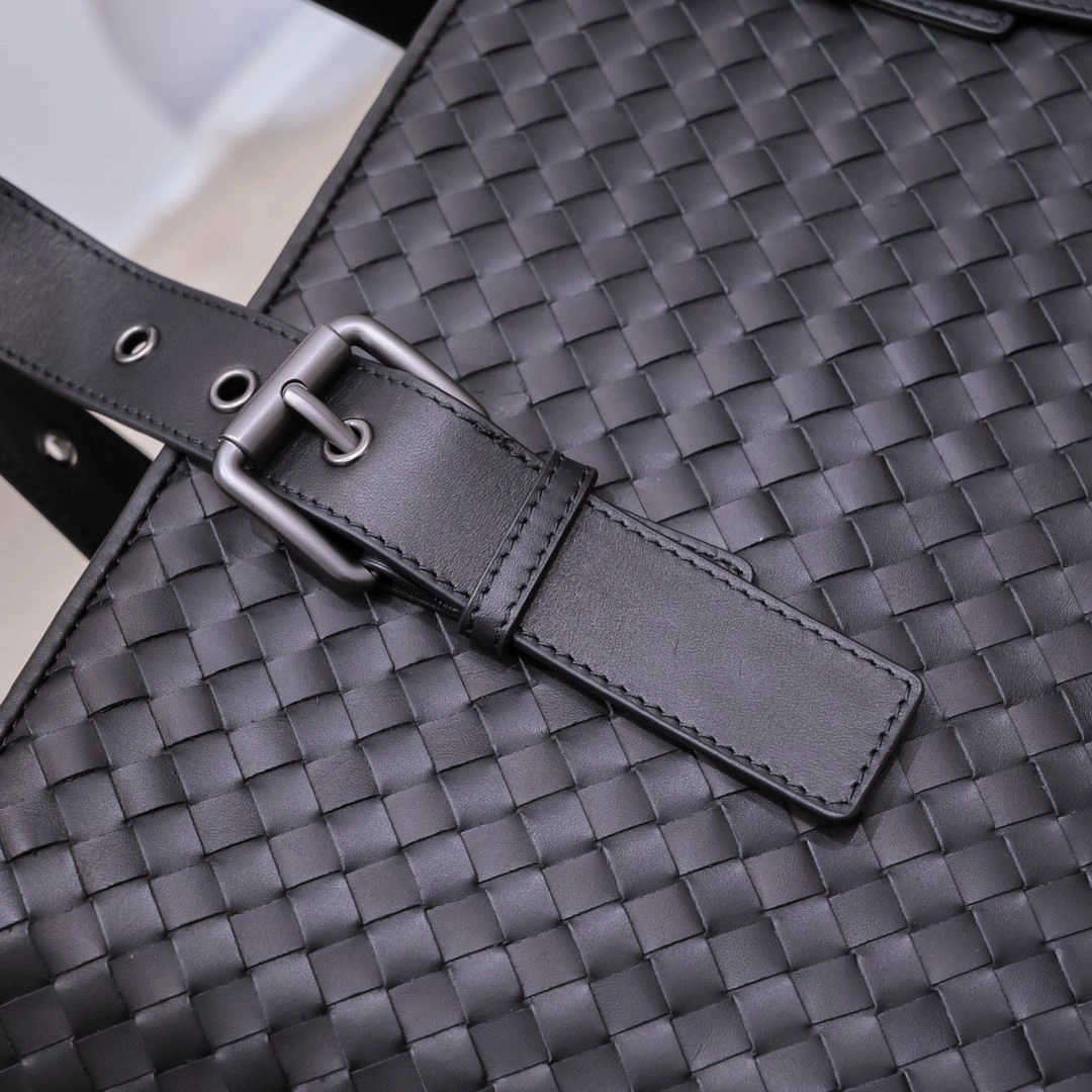 Value-priced Mens Bottega Veneta Briefcases