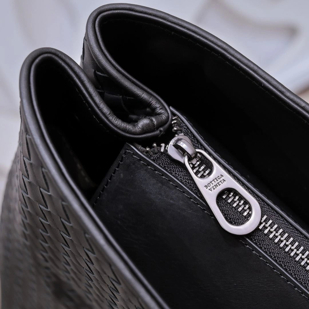 Value-priced Mens Bottega Veneta Briefcases