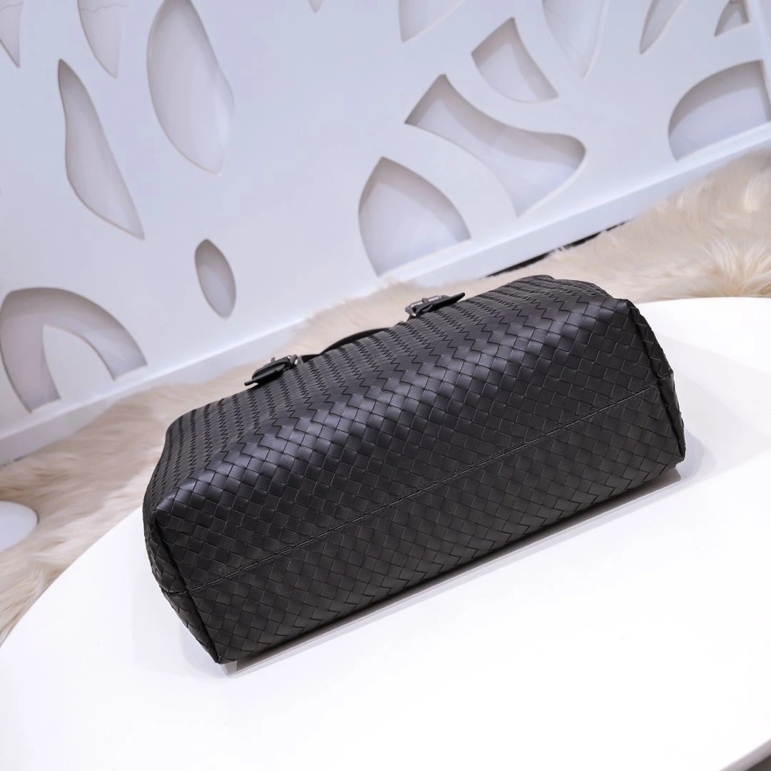 Value-priced Mens Bottega Veneta Briefcases