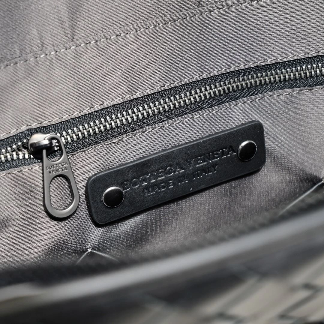 Discounted Mens Bottega Veneta Briefcases