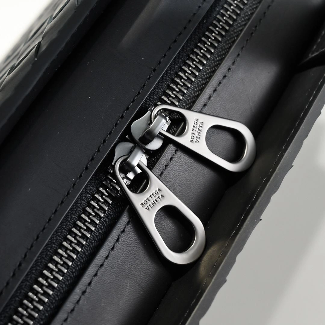Authentic Mens Bottega Veneta Briefcases