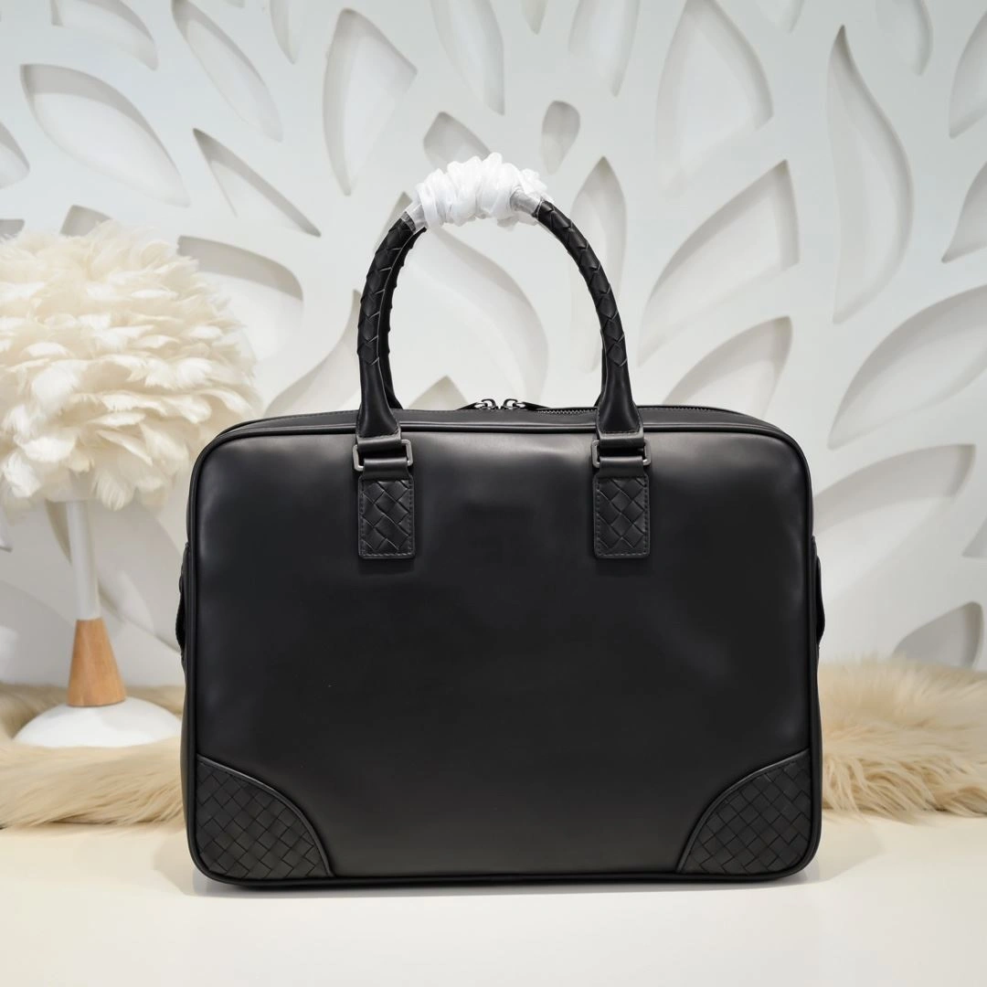 Value-priced Mens Bottega Veneta Briefcases