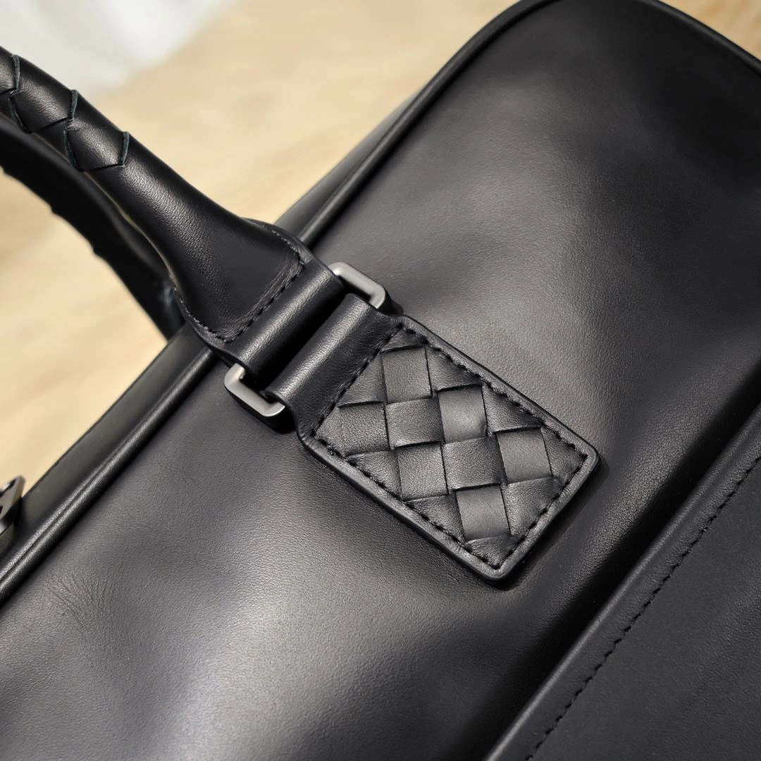 Value-priced Mens Bottega Veneta Briefcases