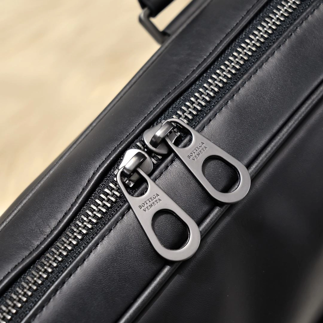 Value-priced Mens Bottega Veneta Briefcases