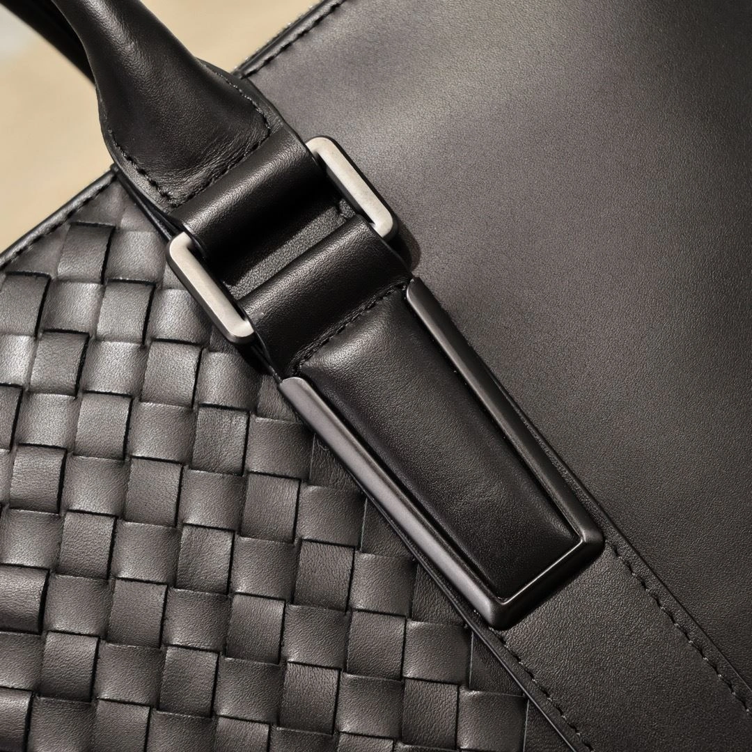 Genuine Mens Bottega Veneta Briefcases