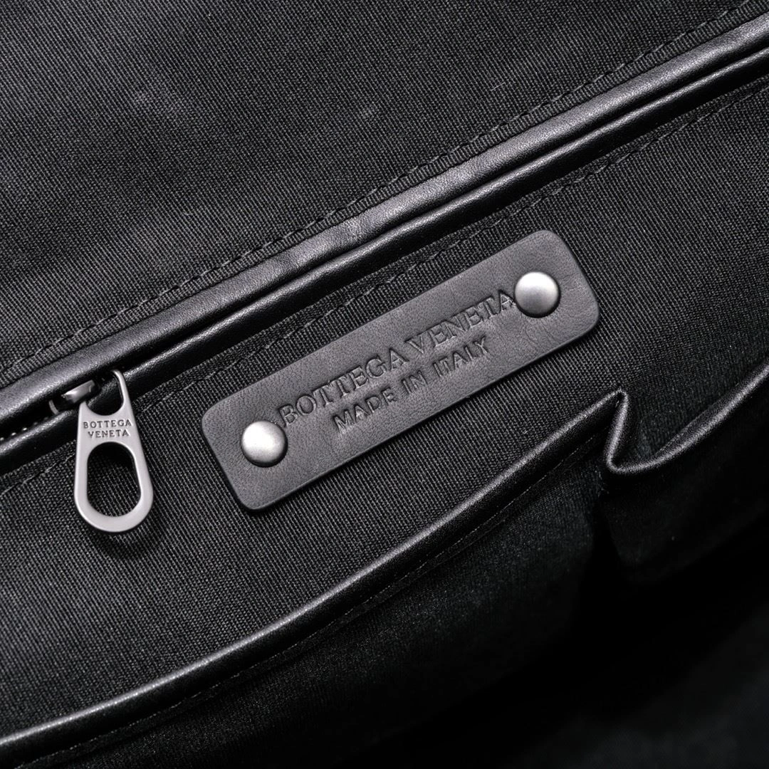 Reasonably priced Mens Bottega Veneta Briefcases