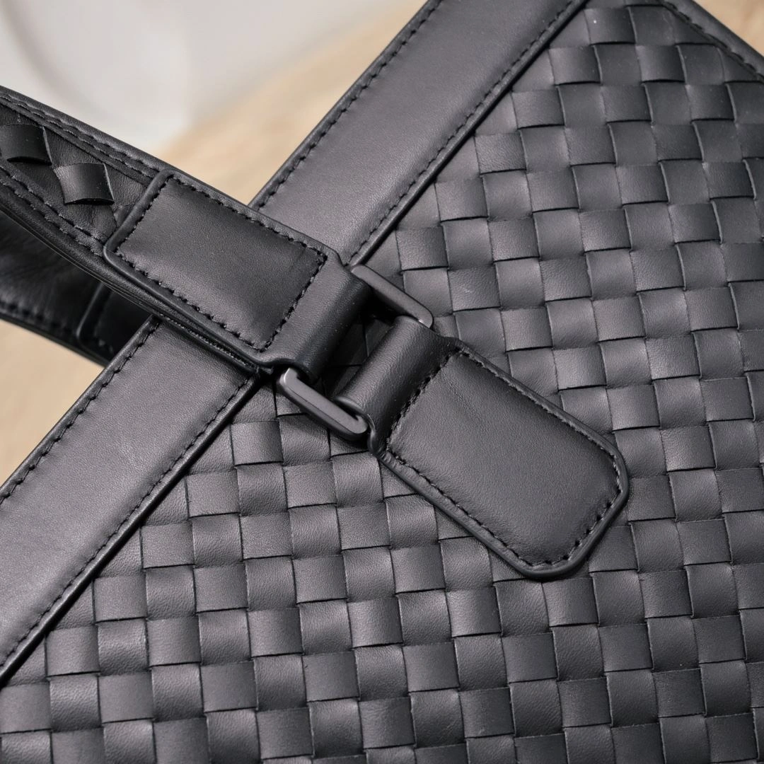 Budget-friendly Mens Bottega Veneta Briefcases