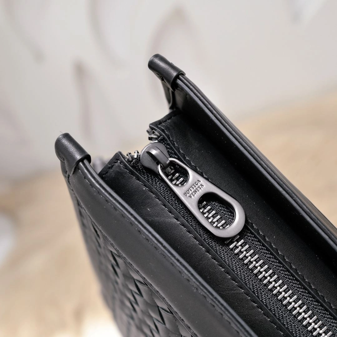 Budget-friendly Mens Bottega Veneta Briefcases