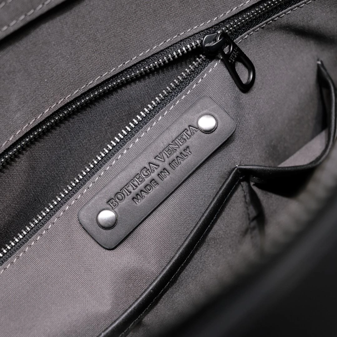 Budget-friendly Mens Bottega Veneta Briefcases