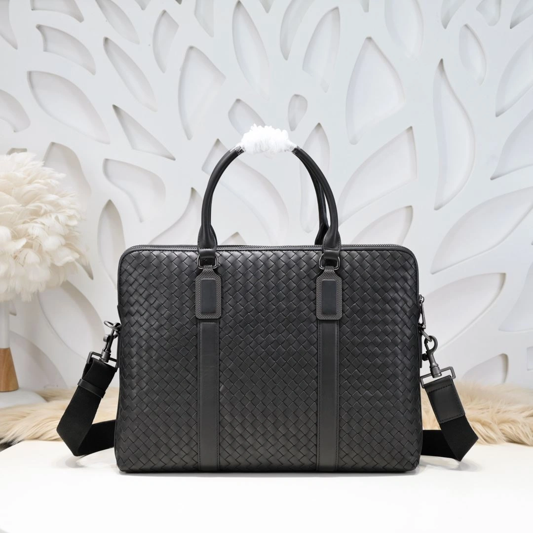 High fidelity Mens Bottega Veneta Briefcases