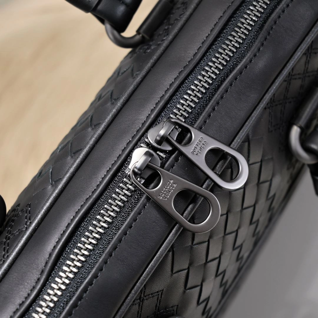 Factory-made Mens Bottega Veneta Briefcases