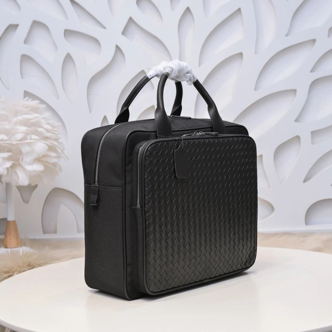 Factory-made Mens Bottega Veneta Briefcases