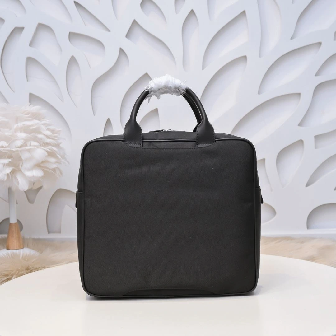 Factory-made Mens Bottega Veneta Briefcases