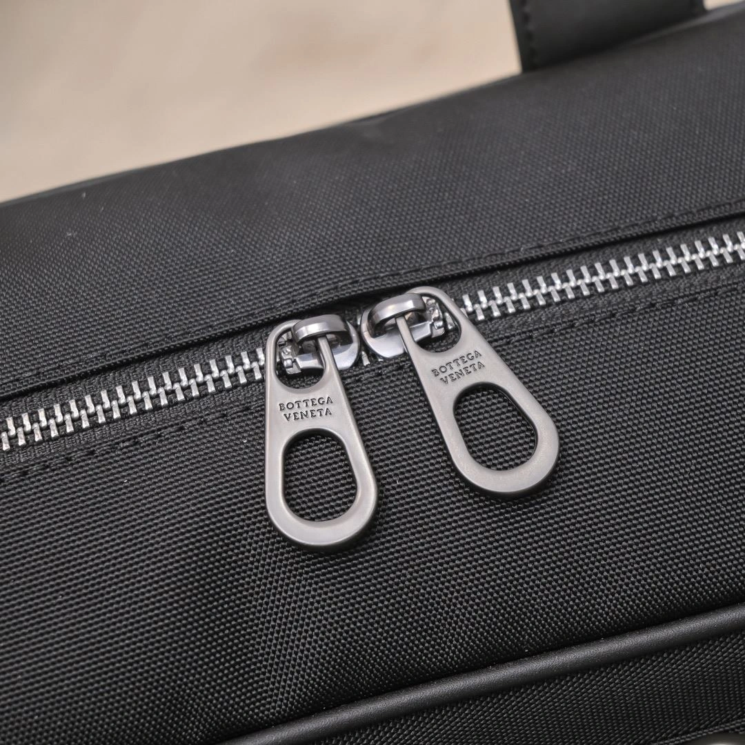 Factory-made Mens Bottega Veneta Briefcases