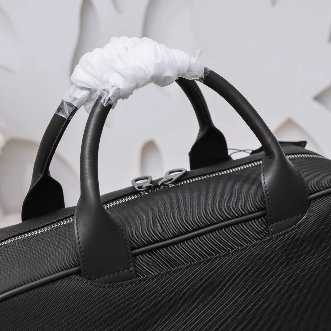 Factory-made Mens Bottega Veneta Briefcases
