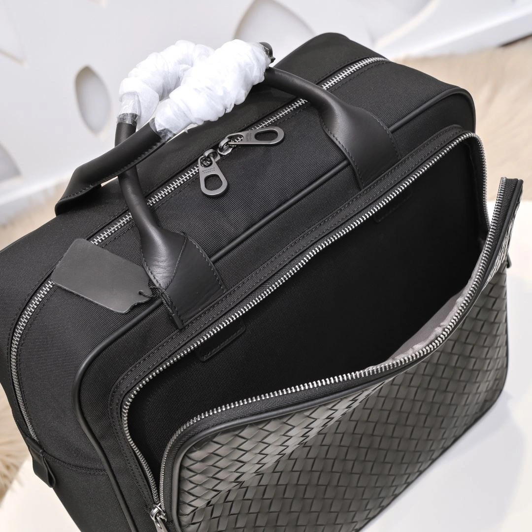 Factory-made Mens Bottega Veneta Briefcases