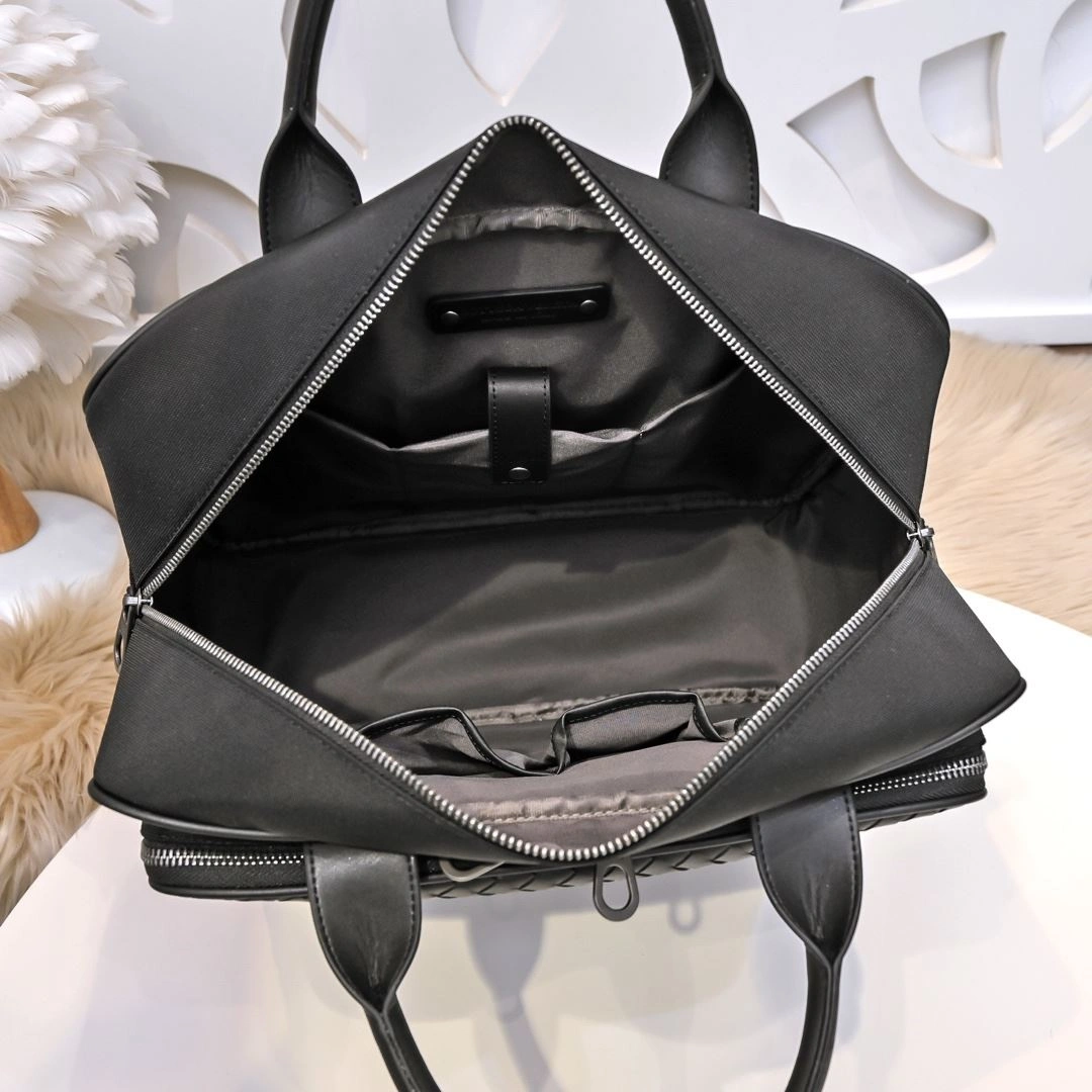 Factory-made Mens Bottega Veneta Briefcases