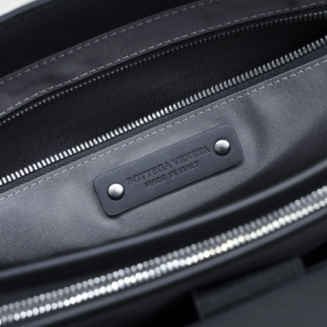Authentic Mens Bottega Veneta Briefcases