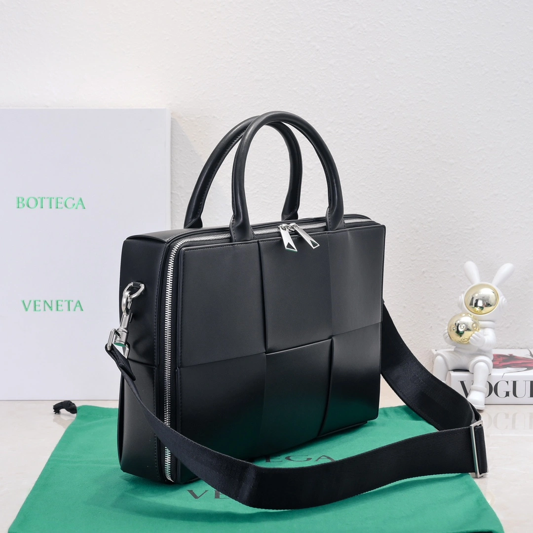 Bargain Mens Bottega Veneta Briefcases