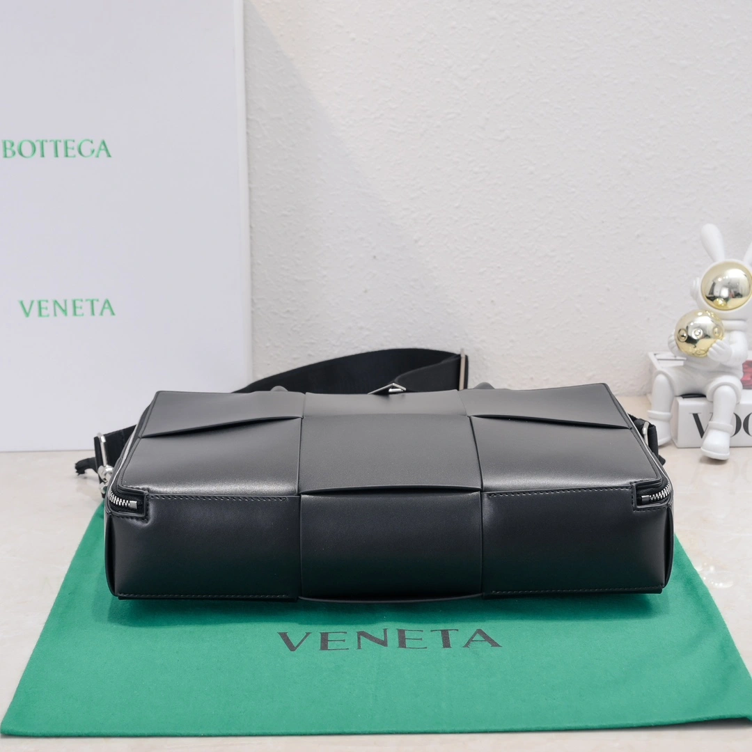 Bargain Mens Bottega Veneta Briefcases