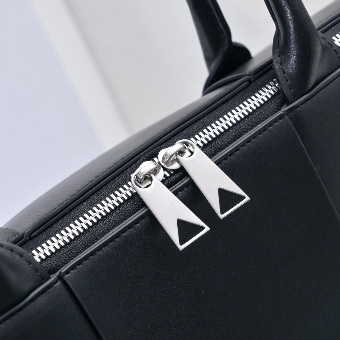 Bargain Mens Bottega Veneta Briefcases