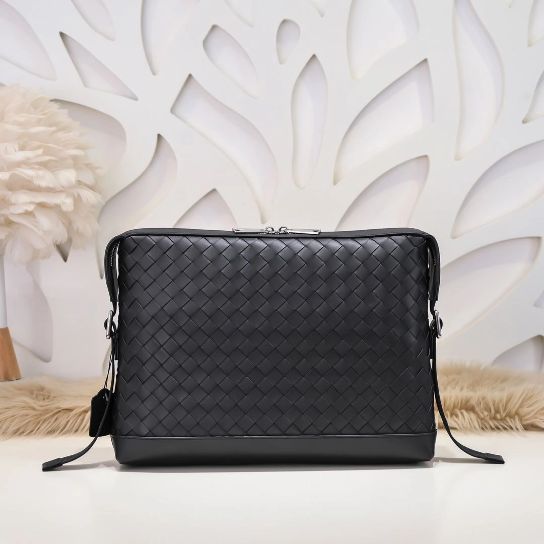 Mens Bottega Veneta Clutch Bags