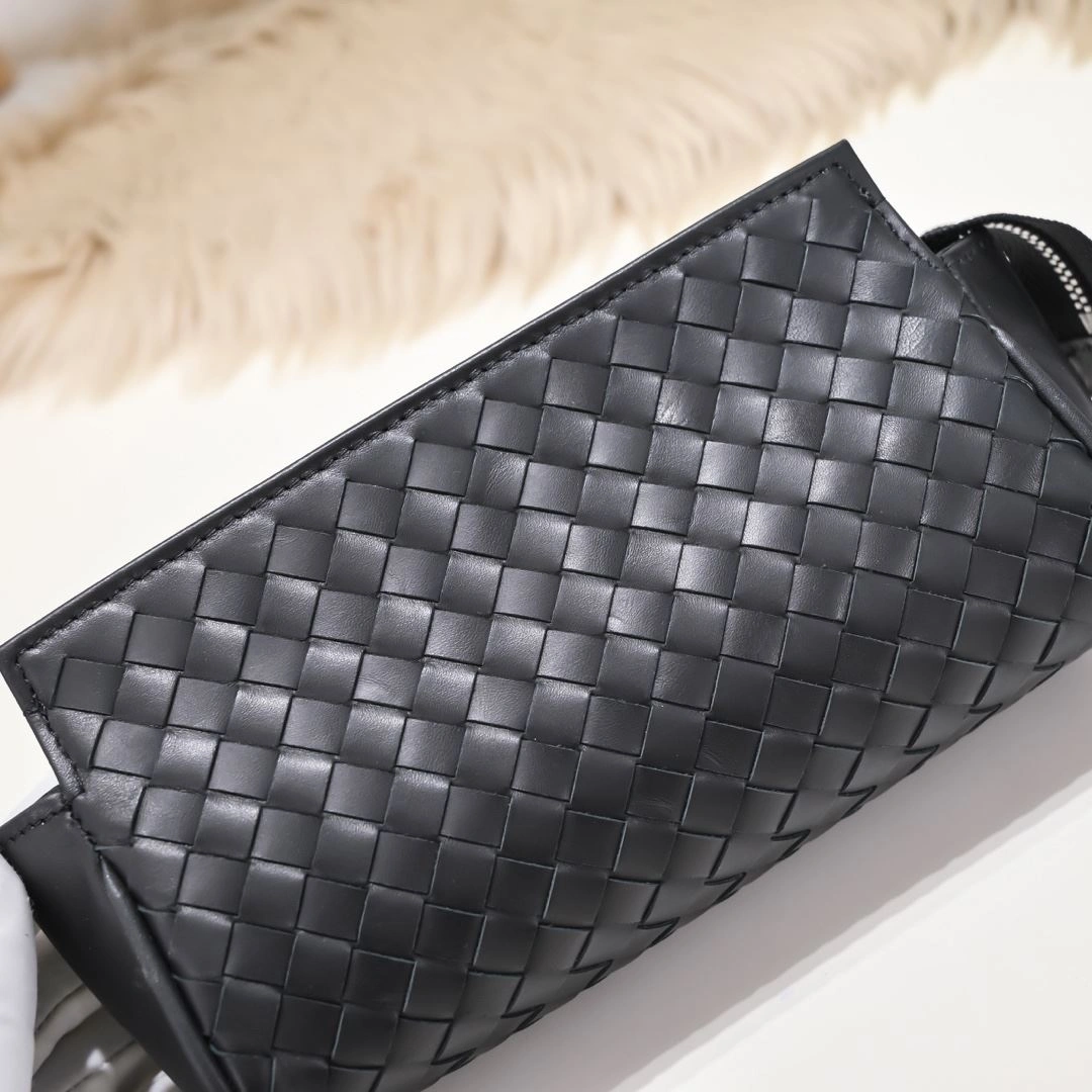 Inexpensive Mens Bottega Veneta Clutch Bags