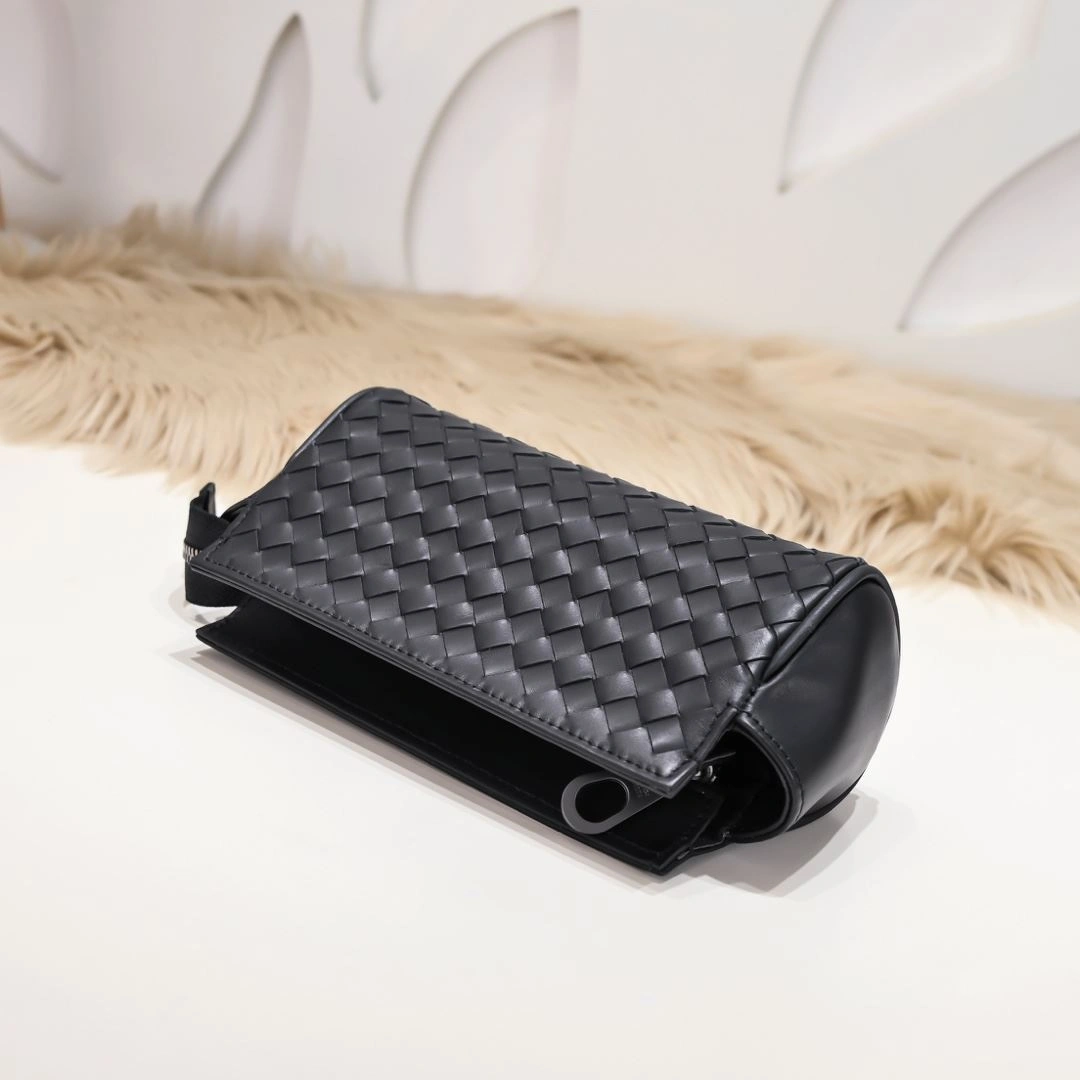 Inexpensive Mens Bottega Veneta Clutch Bags