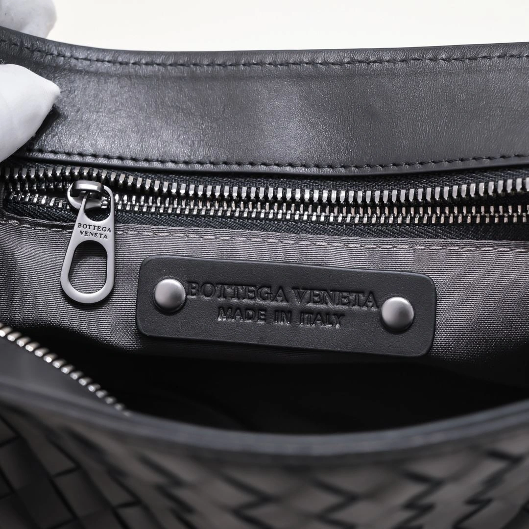 Inexpensive Mens Bottega Veneta Clutch Bags