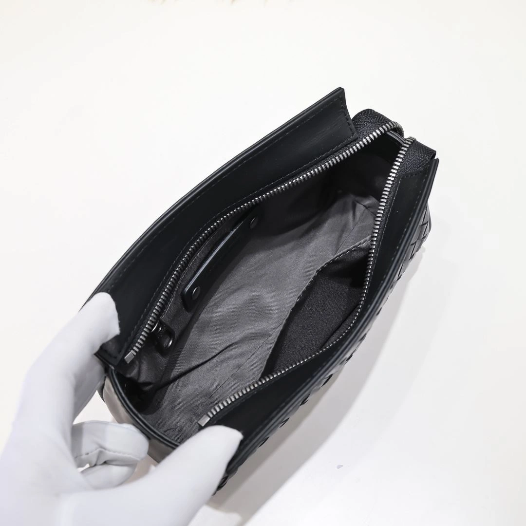 Inexpensive Mens Bottega Veneta Clutch Bags