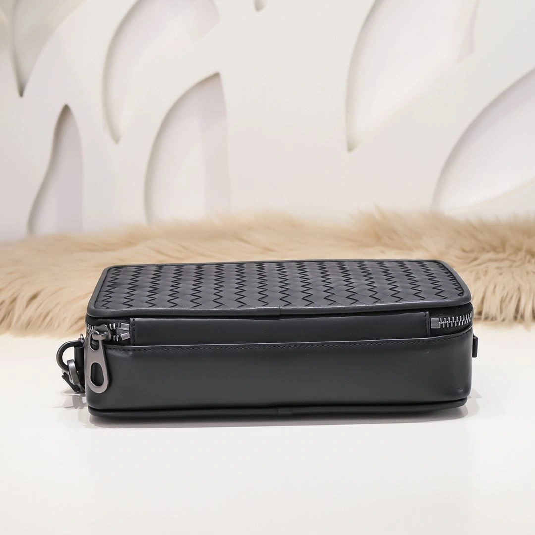 High accuracy Mens Bottega Veneta Clutch Bags