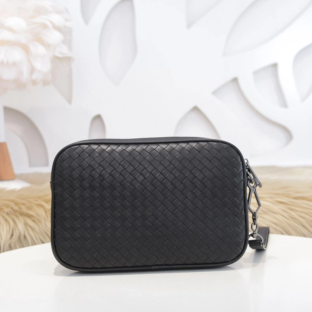 Accurate model Mens Bottega Veneta Clutch Bags