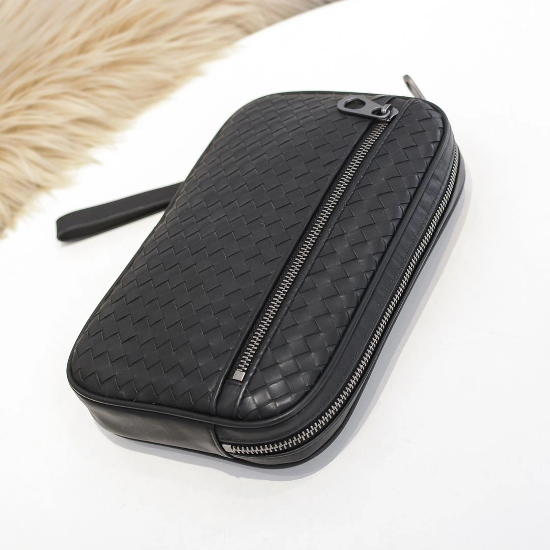 Accurate model Mens Bottega Veneta Clutch Bags