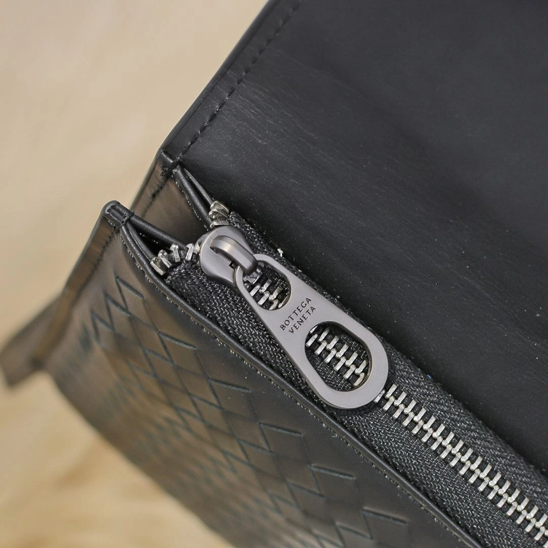 High fidelity Mens Bottega Veneta Clutch Bags