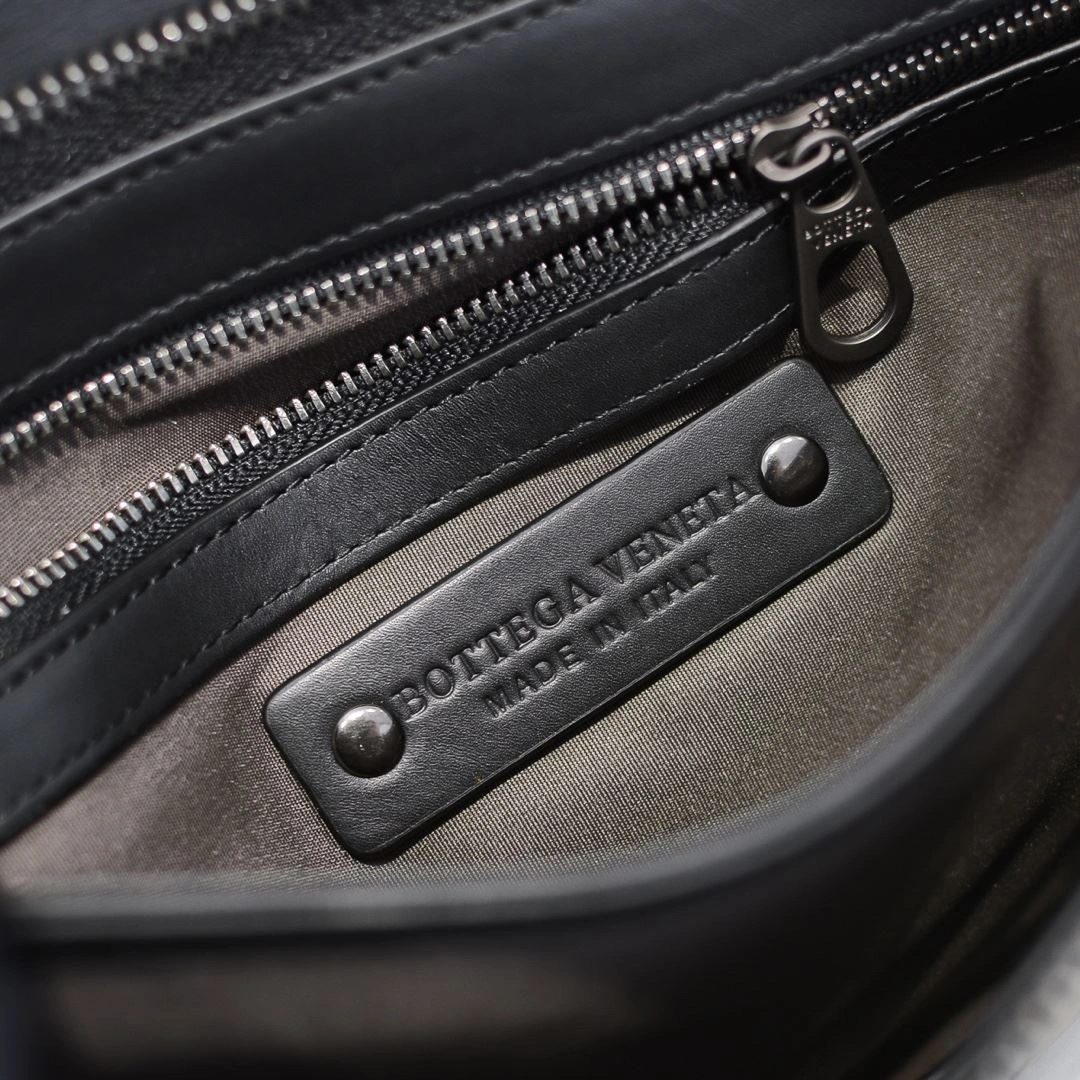 High fidelity Mens Bottega Veneta Clutch Bags