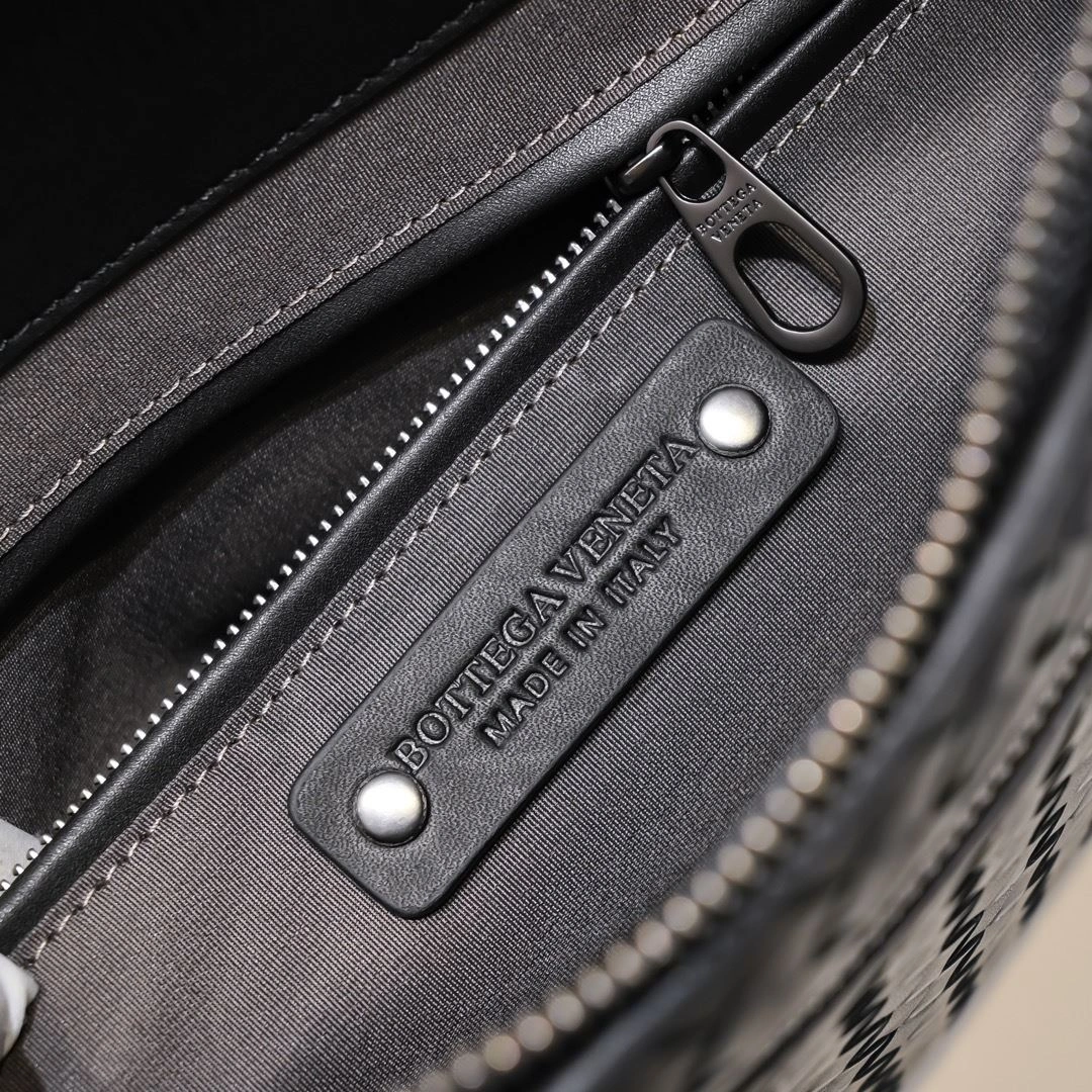 Brand-authenticated Mens Bottega Veneta Clutch Bags