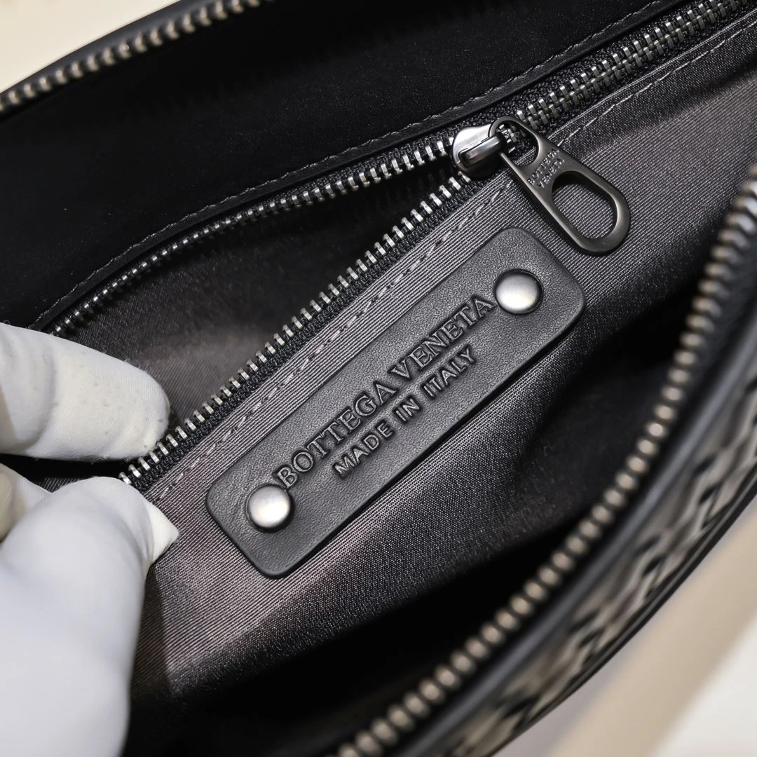 Legit Mens Bottega Veneta Clutch Bags